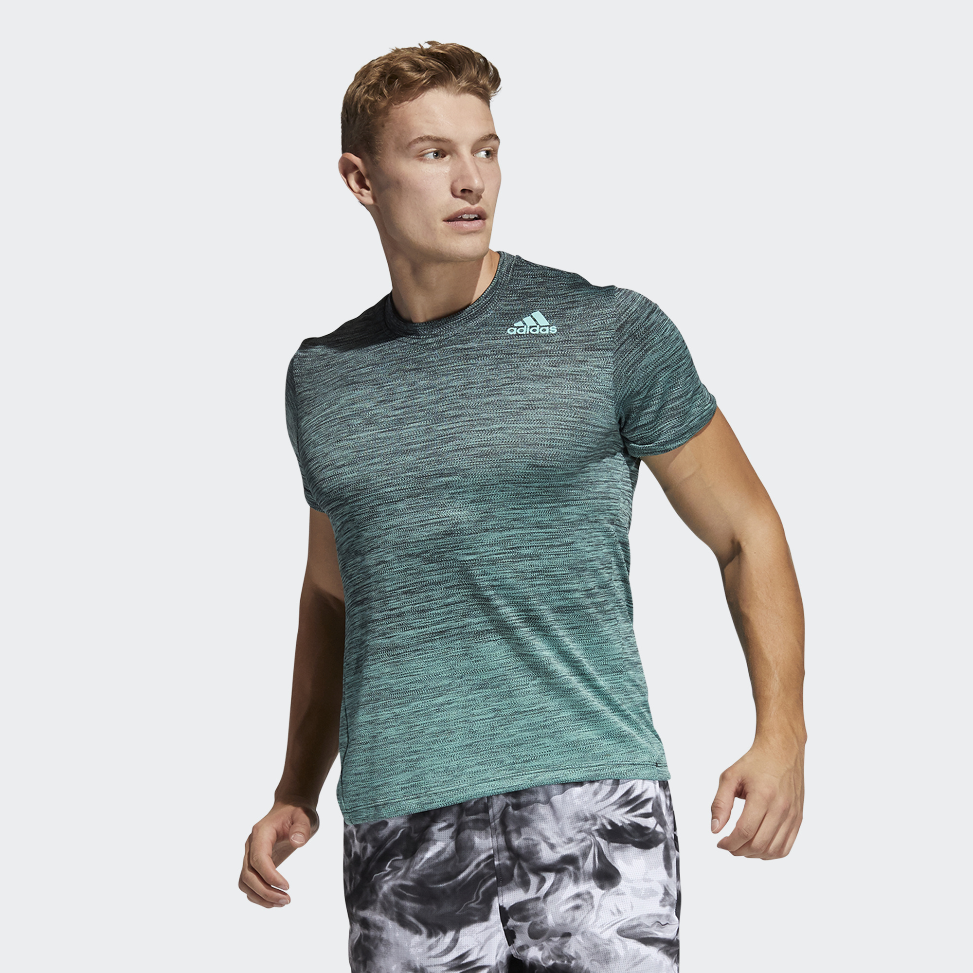 Tričko Gradient adidas GM1075 | HZH Style – e-shop se sportovním vybavením.